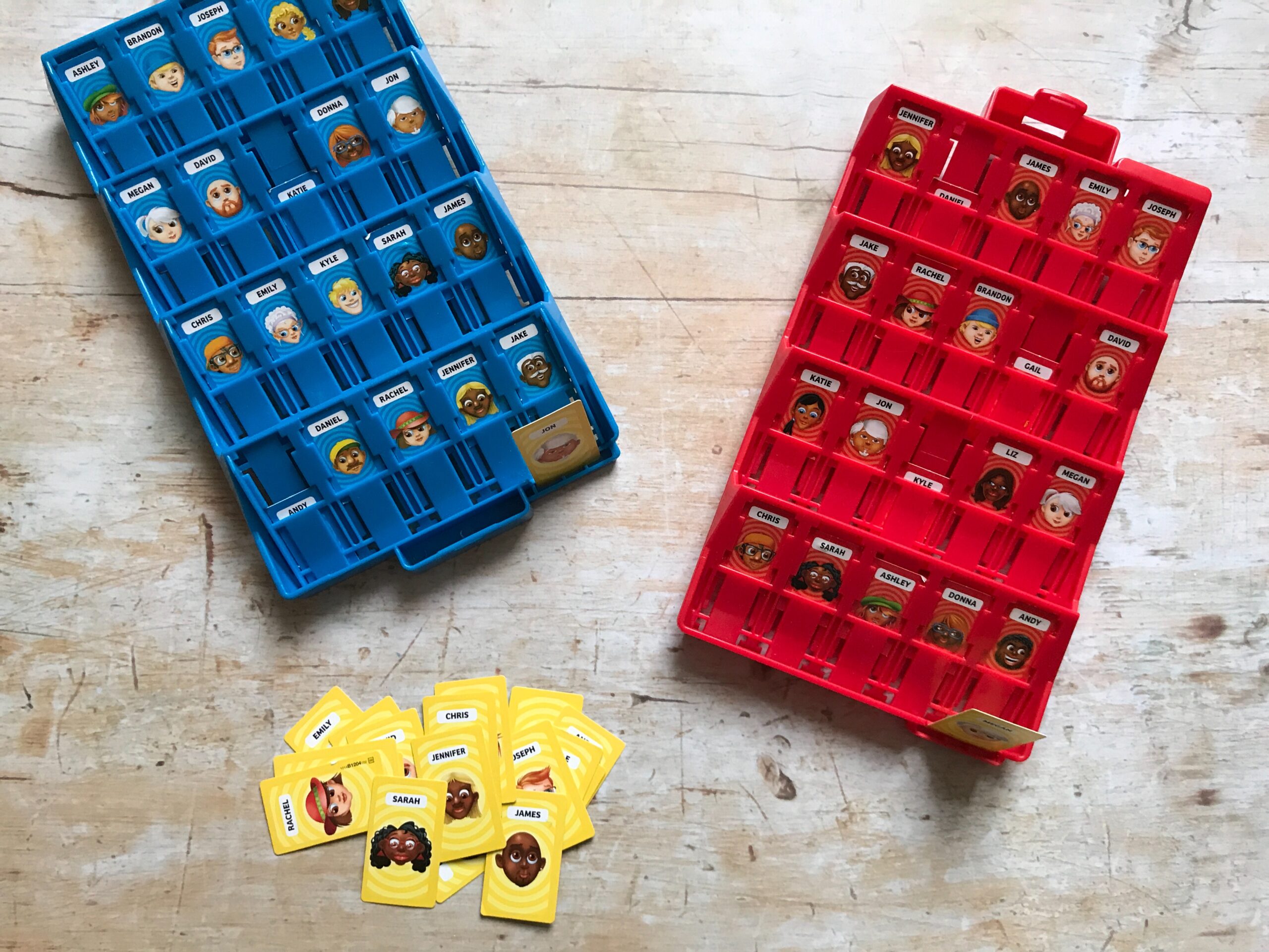 Games for Bilingual Kids Guess Who – The Bear & The Fox