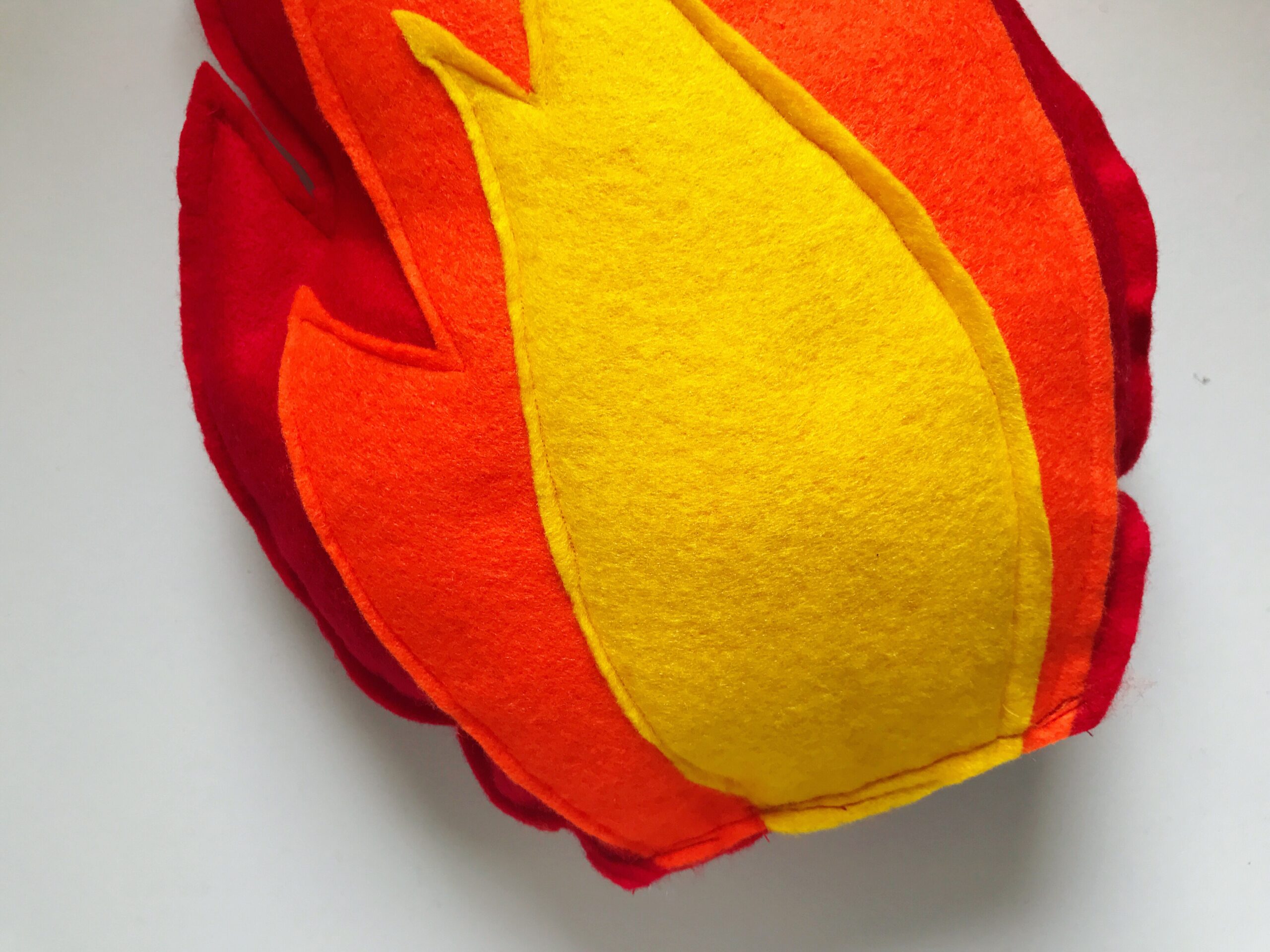DIY Felt Campfire sew flame opening shut – The Bear & The Fox