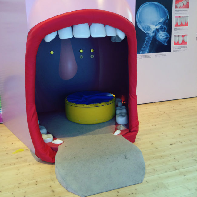 {Sweden} Hands-on Science at Gothenburg’s Universeum – The Bear & The Fox