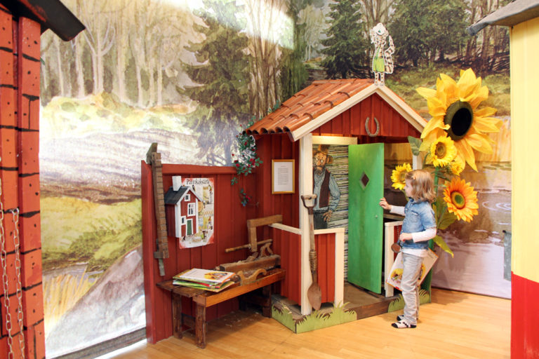 Kids Books exhibition at Berlin’s Nordic Embassy – The Bear & The Fox