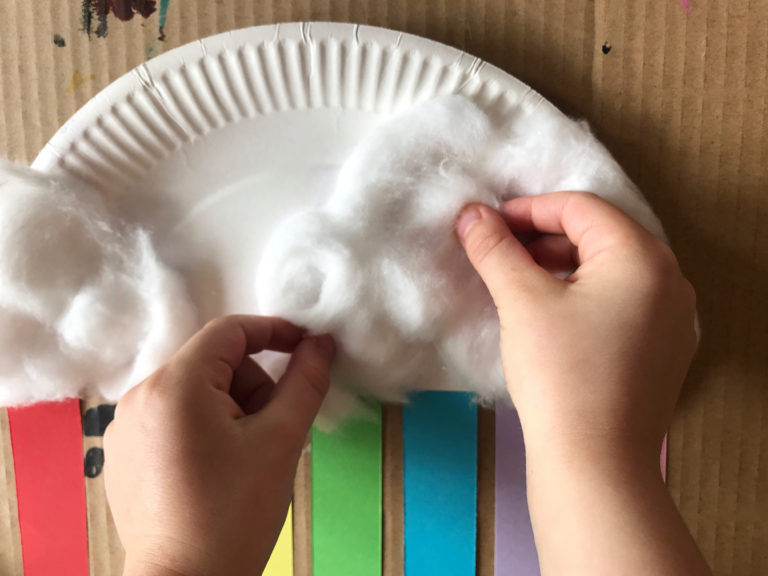 Paper Plate Rainbow Cloud – The Bear & The Fox