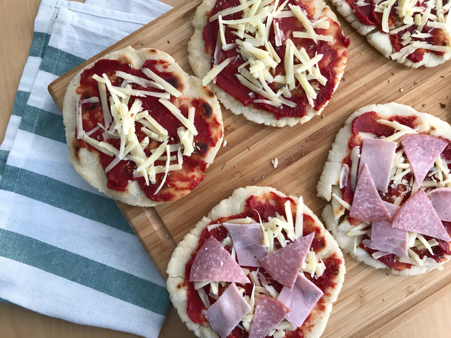 Mini Flatbread Pizzas – The Bear & The Fox
