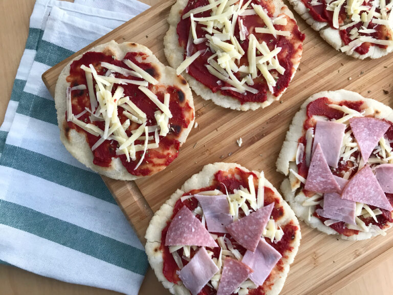 Mini Flatbread Pizzas – The Bear & The Fox