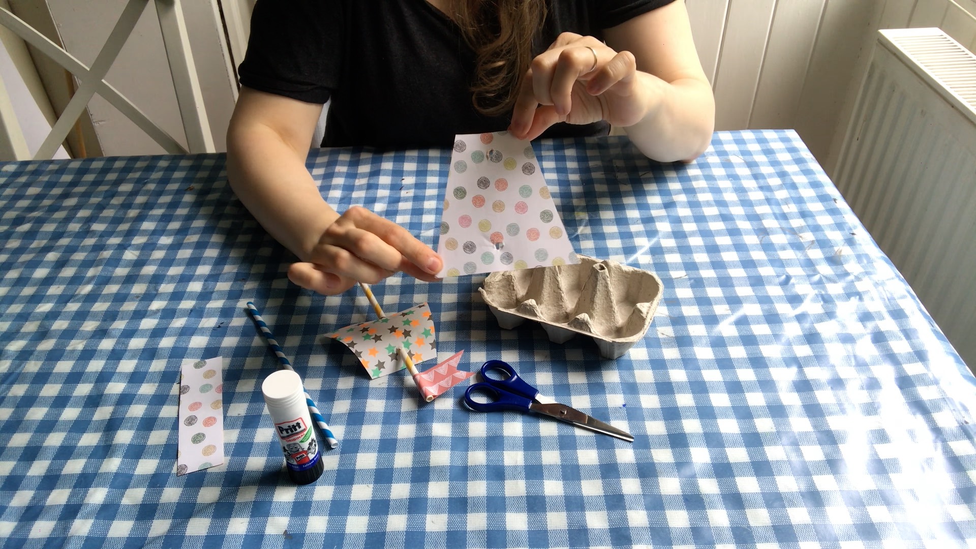 Recycled Egg Carton Boats – The Bear & The Fox