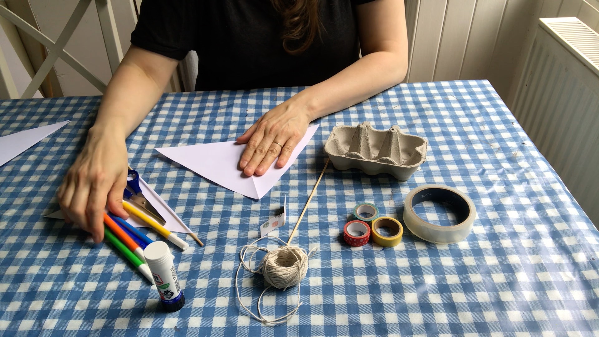 Recycled Egg Carton Boats – The Bear & The Fox