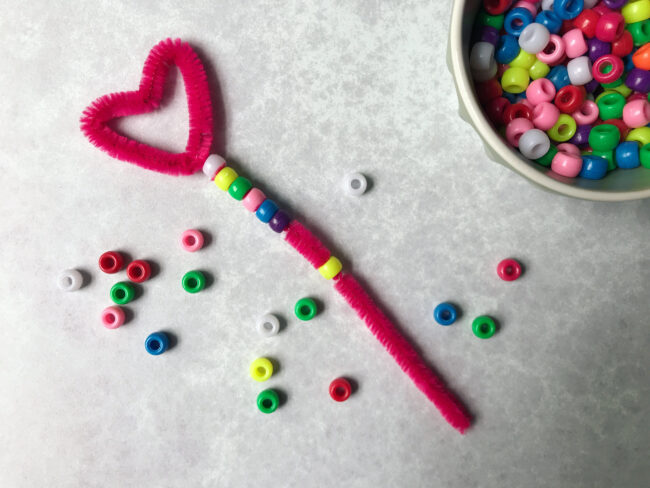 DIY Pipe Cleaner Bubble Wands – The Bear & The Fox