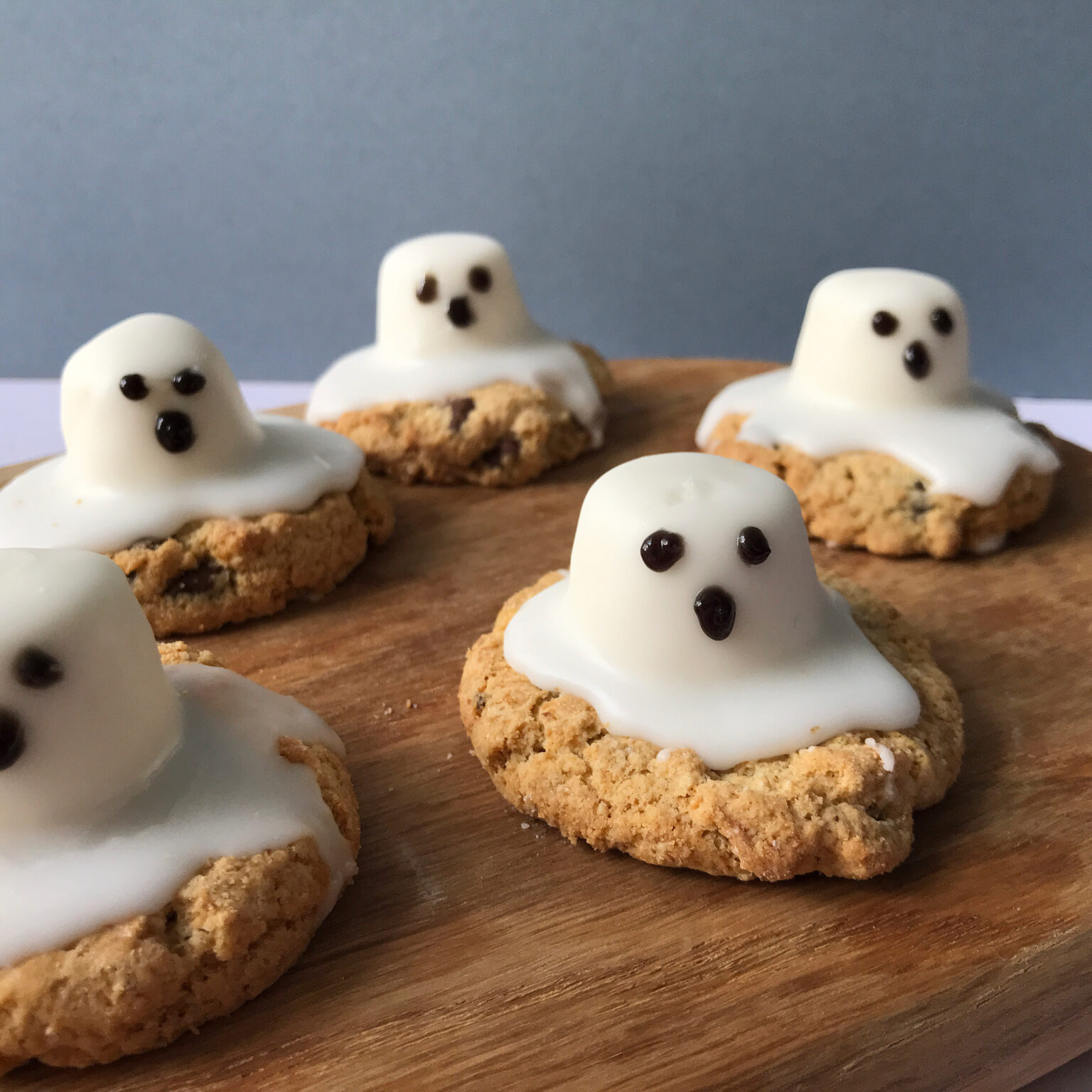 Marshmallow Ghost Cookies – The Bear & The Fox