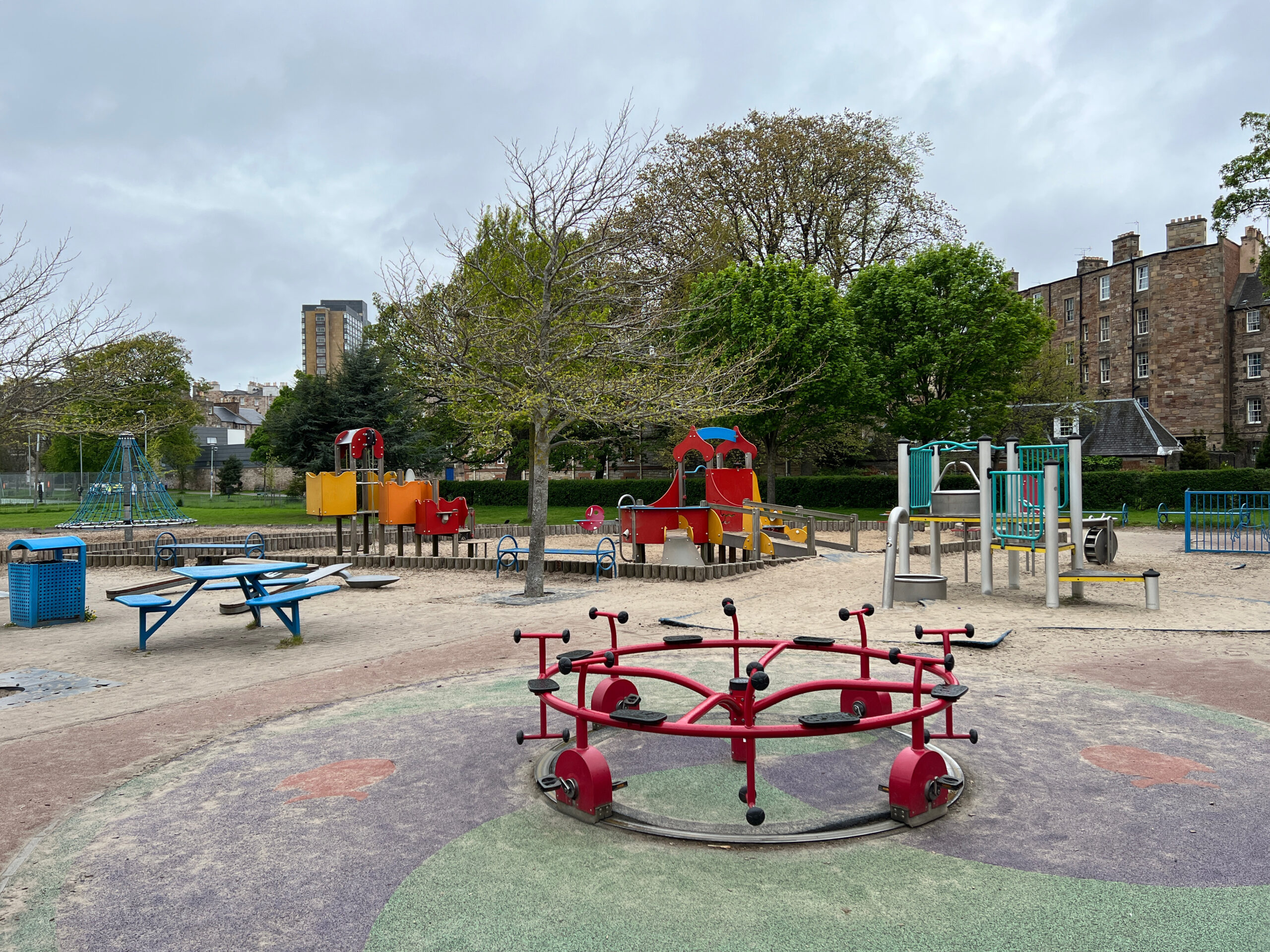 {Edinburgh} Fun for all ages at East Meadows Playpark – The Bear & The Fox