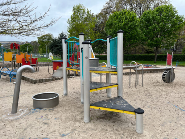{Edinburgh} Fun for all ages at East Meadows Playpark – The Bear & The Fox