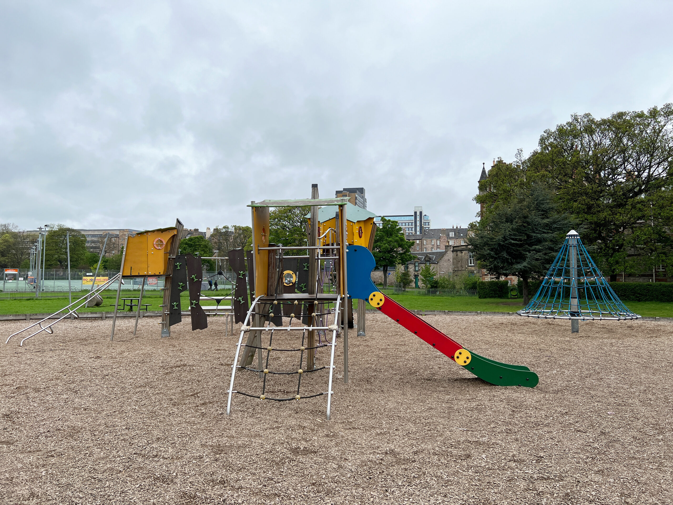 {Edinburgh} Fun for all ages at East Meadows Playpark – The Bear & The Fox