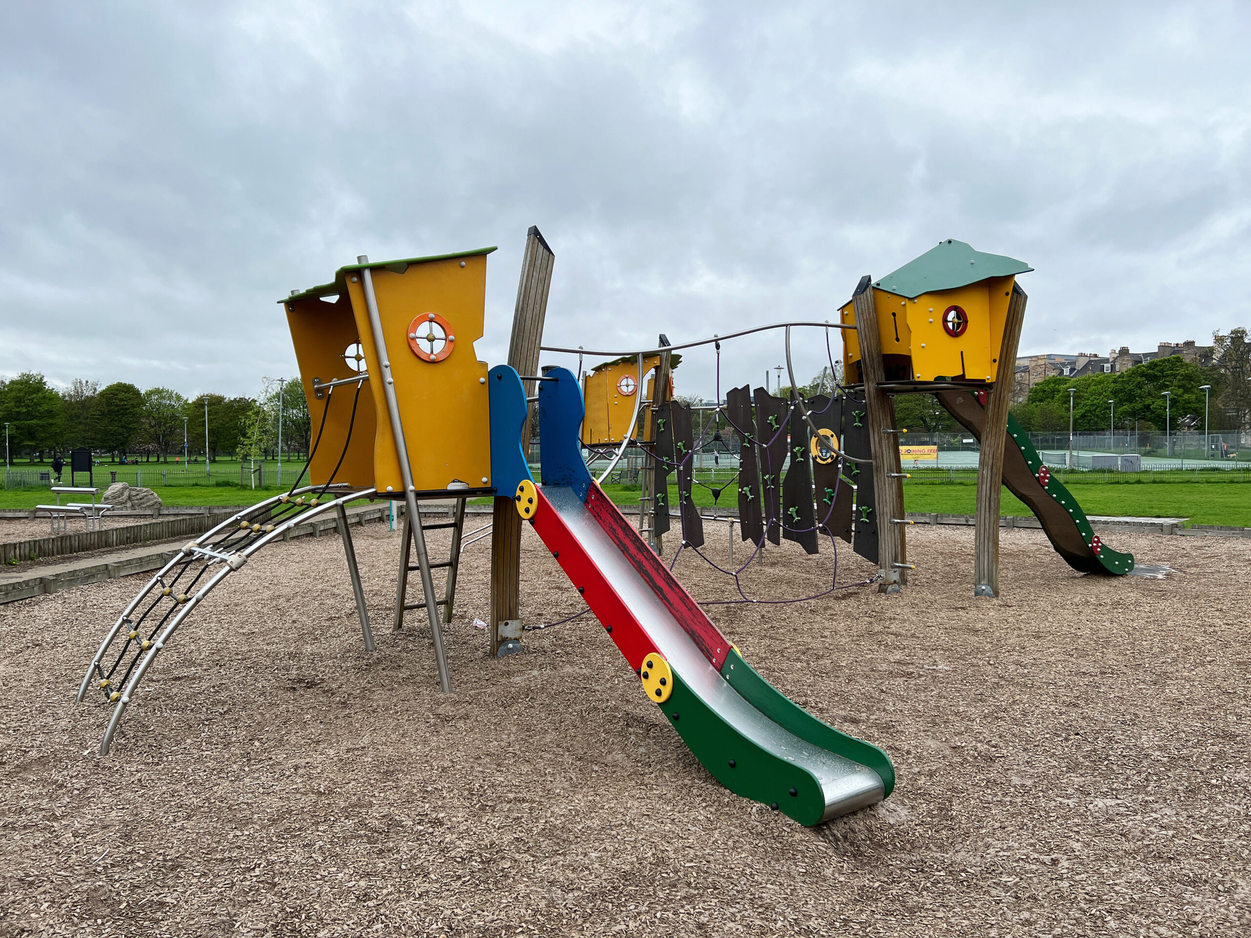{Edinburgh} Fun for all ages at East Meadows Playpark – The Bear & The Fox