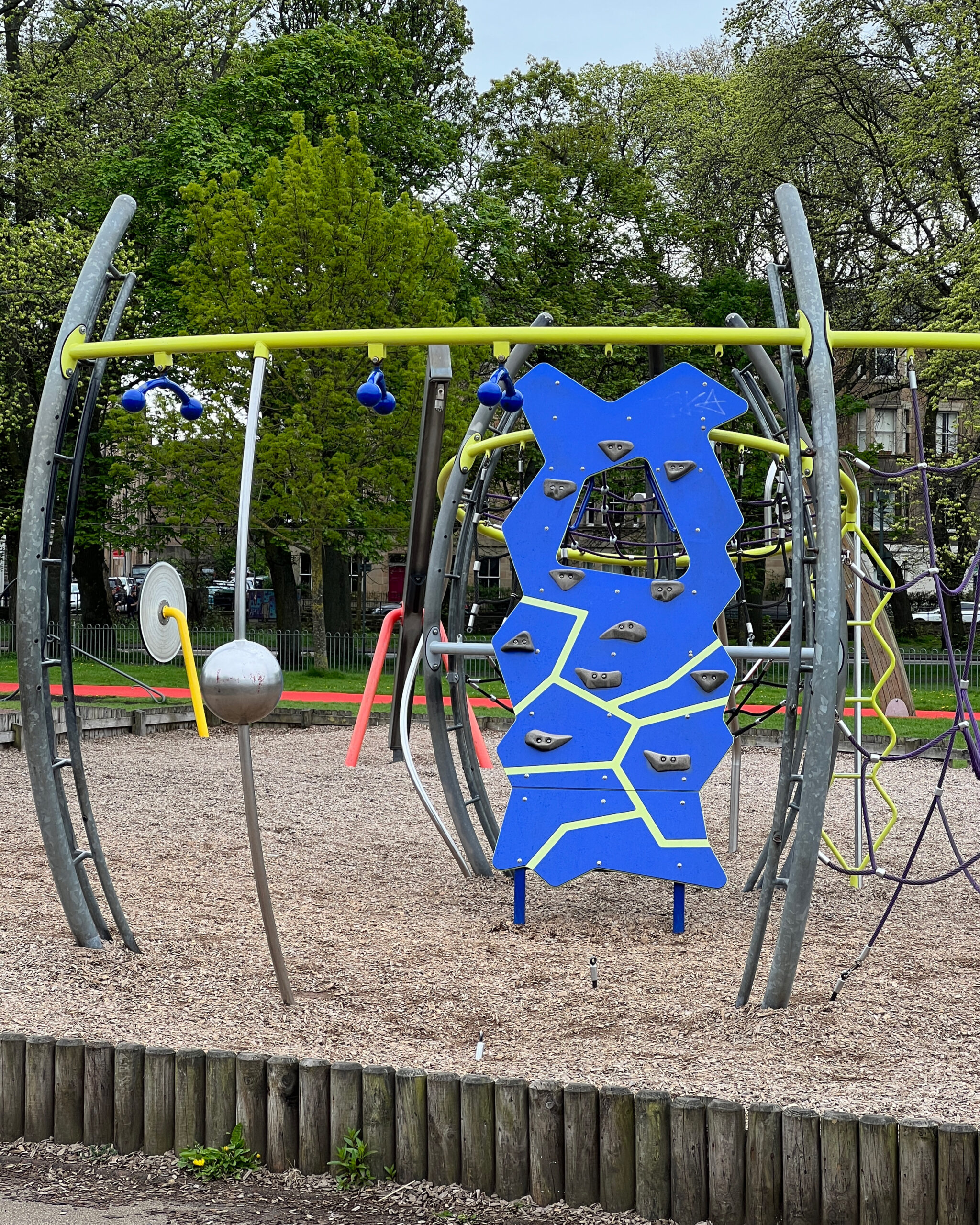 {Edinburgh} Fun for all ages at East Meadows Playpark – The Bear & The Fox