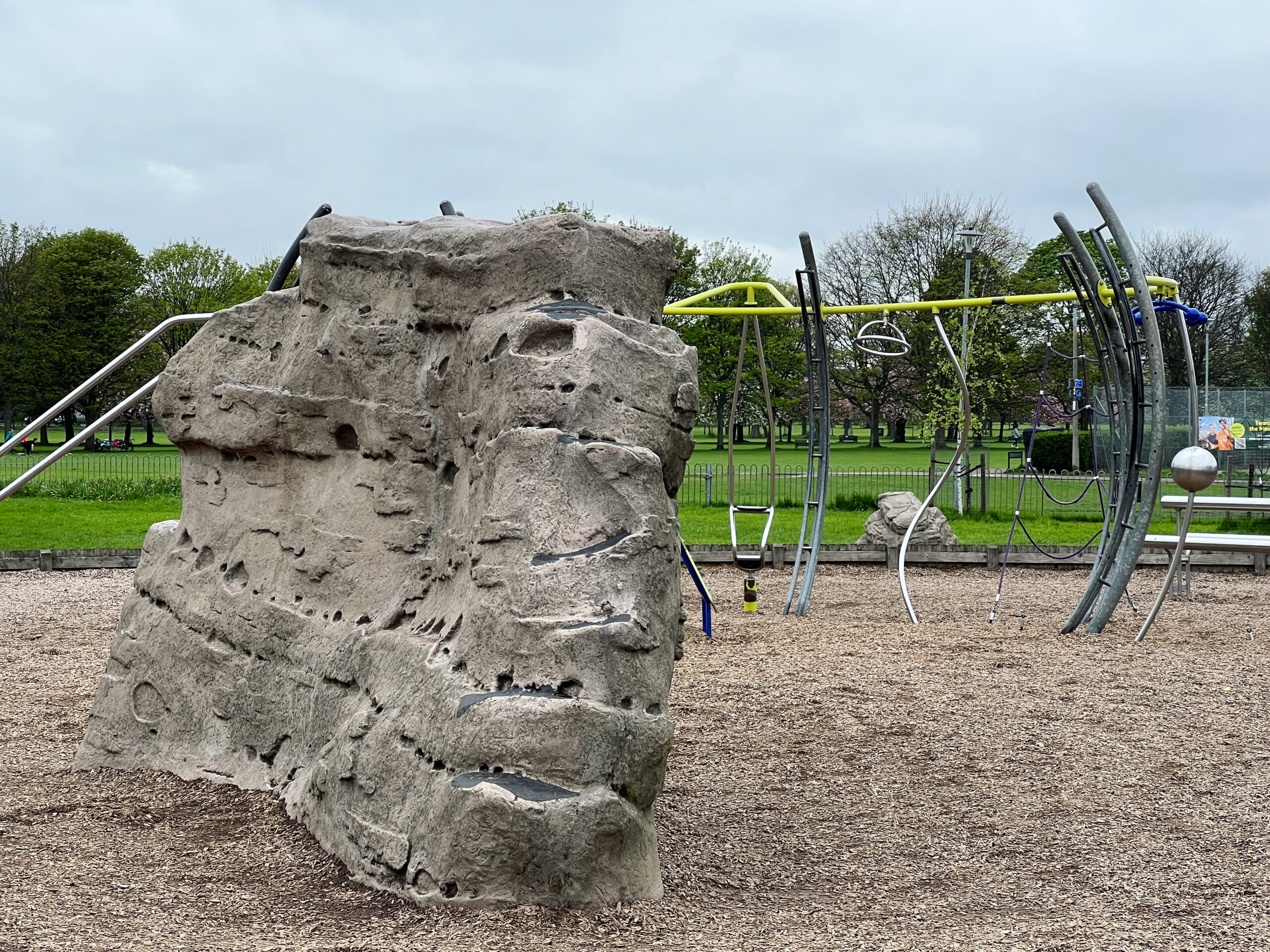 {Edinburgh} Fun for all ages at East Meadows Playpark – The Bear & The Fox