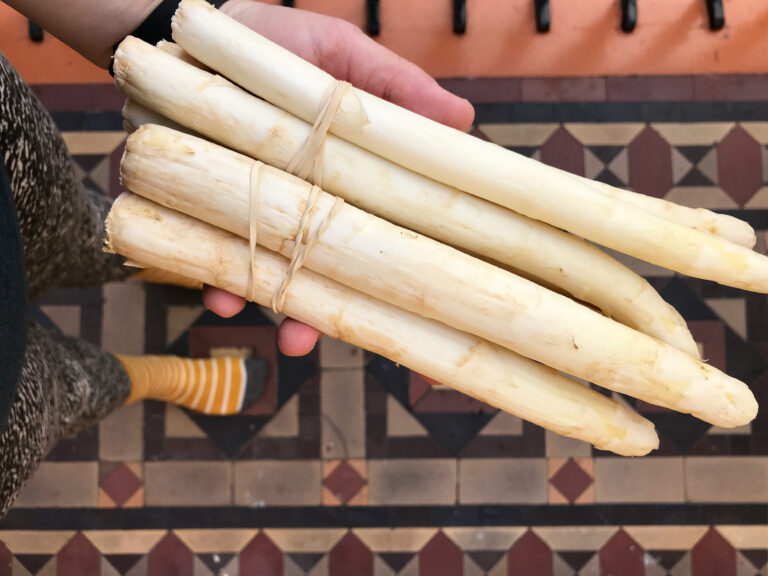 How to Cook White Asparagus – The Bear & The Fox