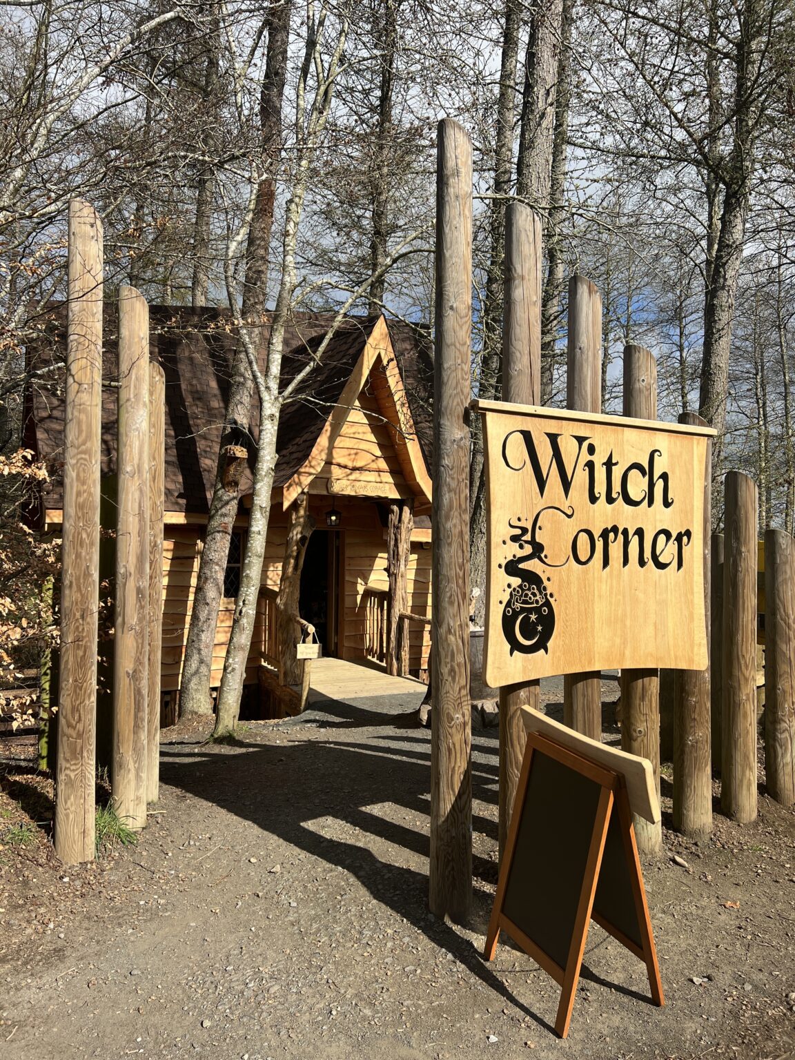 {Scotland} Abbotsford House & Witch Corner with Kids – The Bear & The Fox