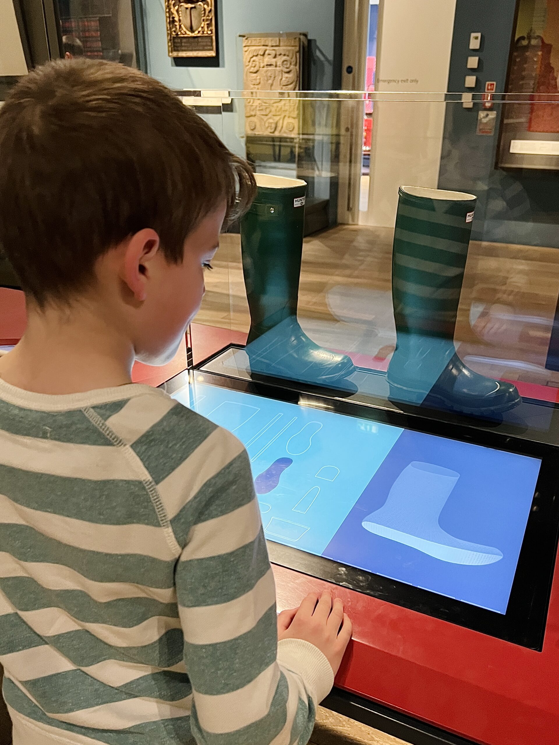 {Scotland} The V&A Dundee with Kids – The Bear & The Fox