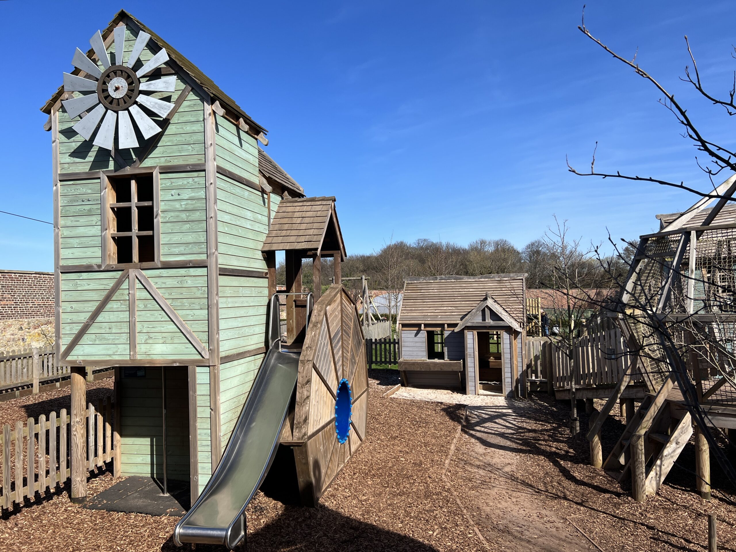 {Scotland} Weehailes Adventure Playpark – The Bear & The Fox