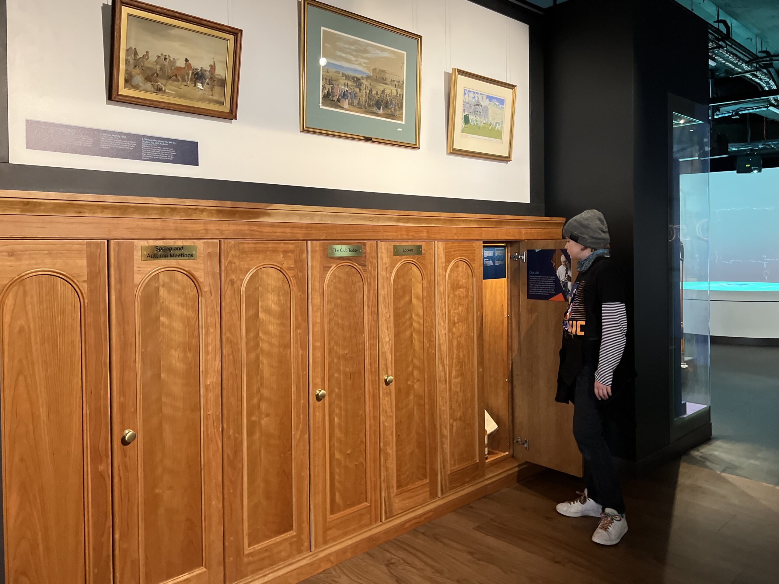 {Scotland} R&A World Golf Museum – The Bear & The Fox