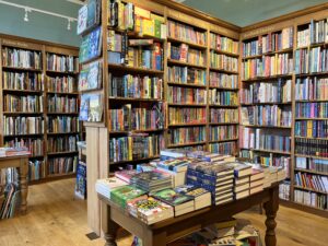 {Edinburgh} Topping & Company Booksellers – The Bear & The Fox