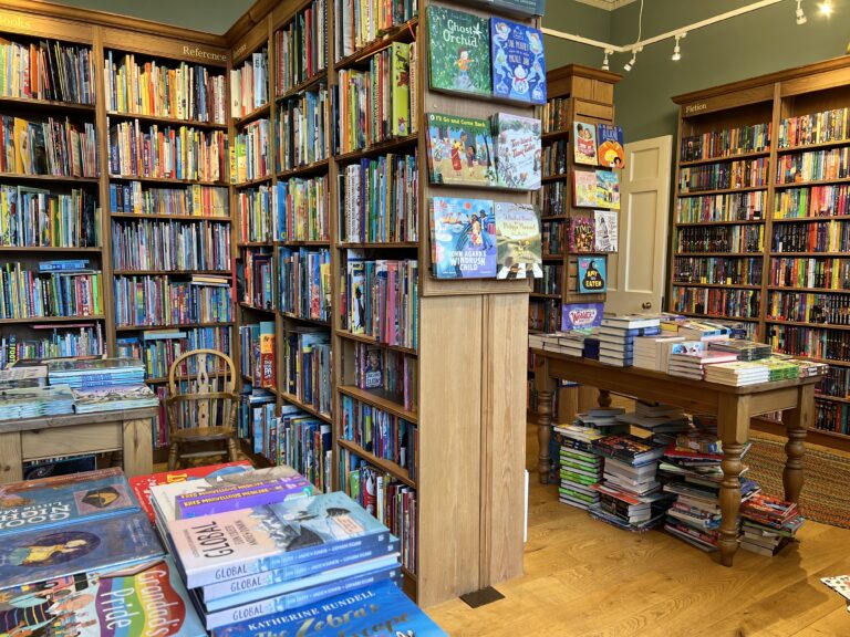 {Edinburgh} Topping & Company Booksellers – The Bear & The Fox