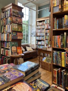 {Edinburgh} Topping & Company Booksellers – The Bear & The Fox