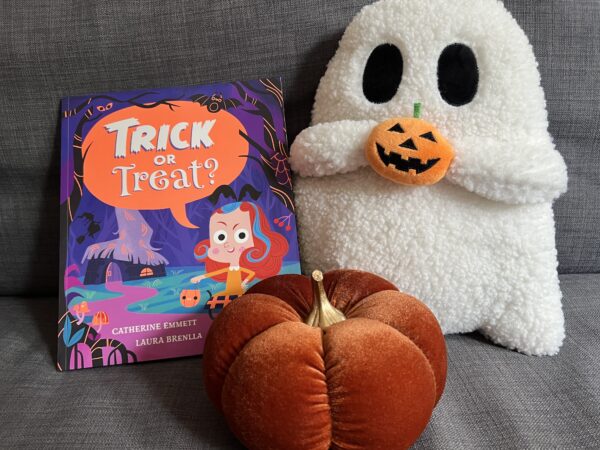 Book Review: Trick or Treat? – The Bear & The Fox